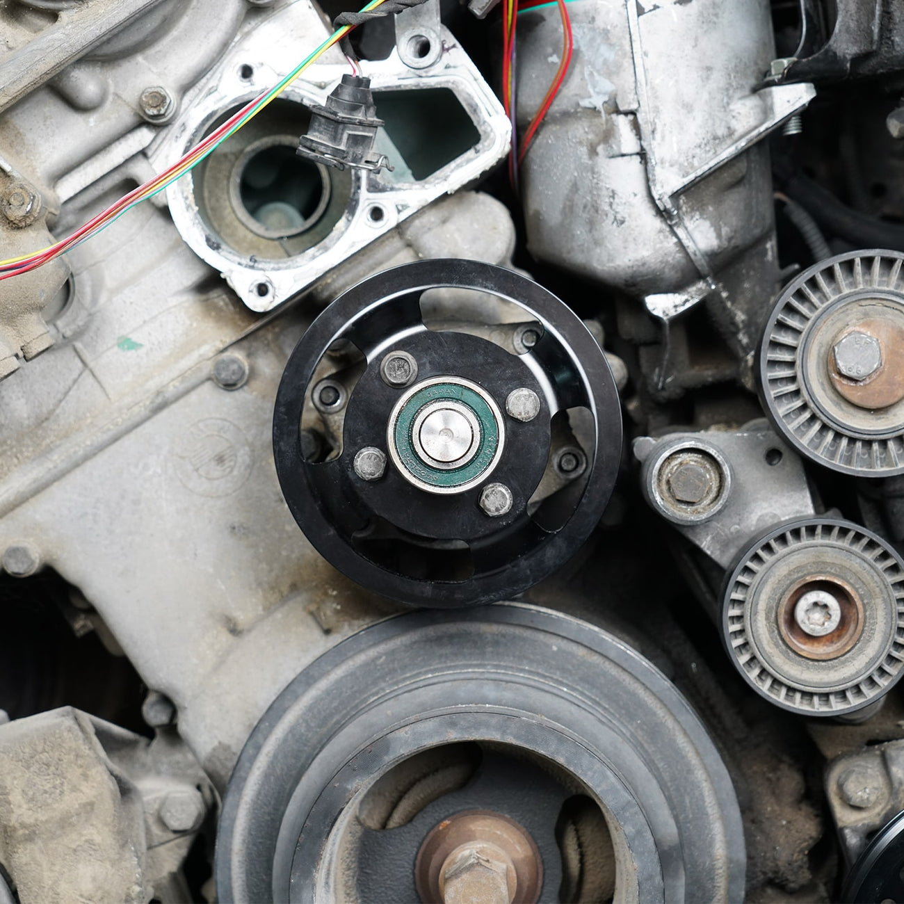 Water Pump Pulley For BMW E46 E39 E60 E61 E38 E65 E66 E83 E53